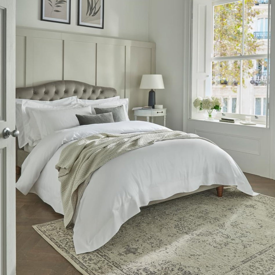 Finest Linen | Mayfair Satin 600 Bed Linen - White – About Living