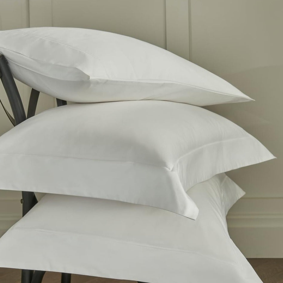 Finest Linen | Mayfair Satin 600 Bed Linen - White – About Living