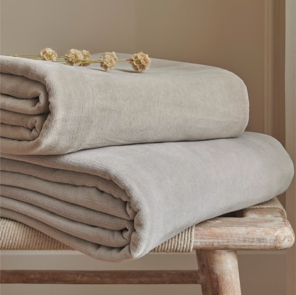 Finest Linen | Orion Velvet Throw - Putty (150x200cm) – About Living